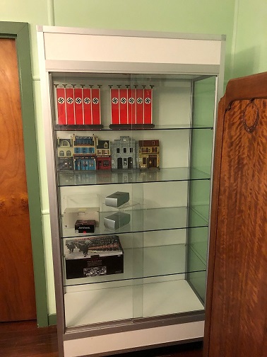 nazi banner display case | Treefrog Treasures