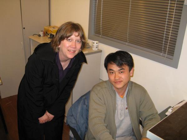 Shannon with one of the very talented Figarti sculptors | Treefrog ...